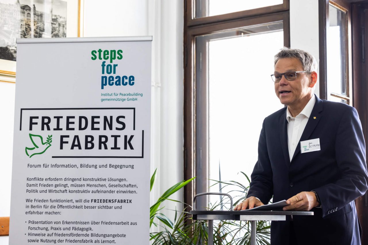 Peace Counts Ausstellung 2023 | Steps for Peace